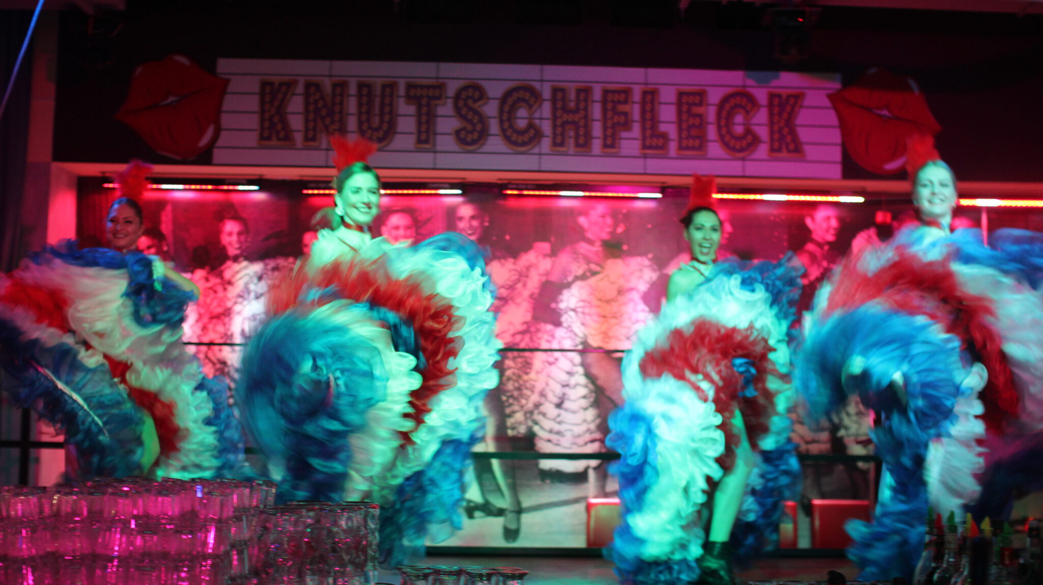 Immer Freitag und Samstag gibt es das einzigartige 4 stündigen ...